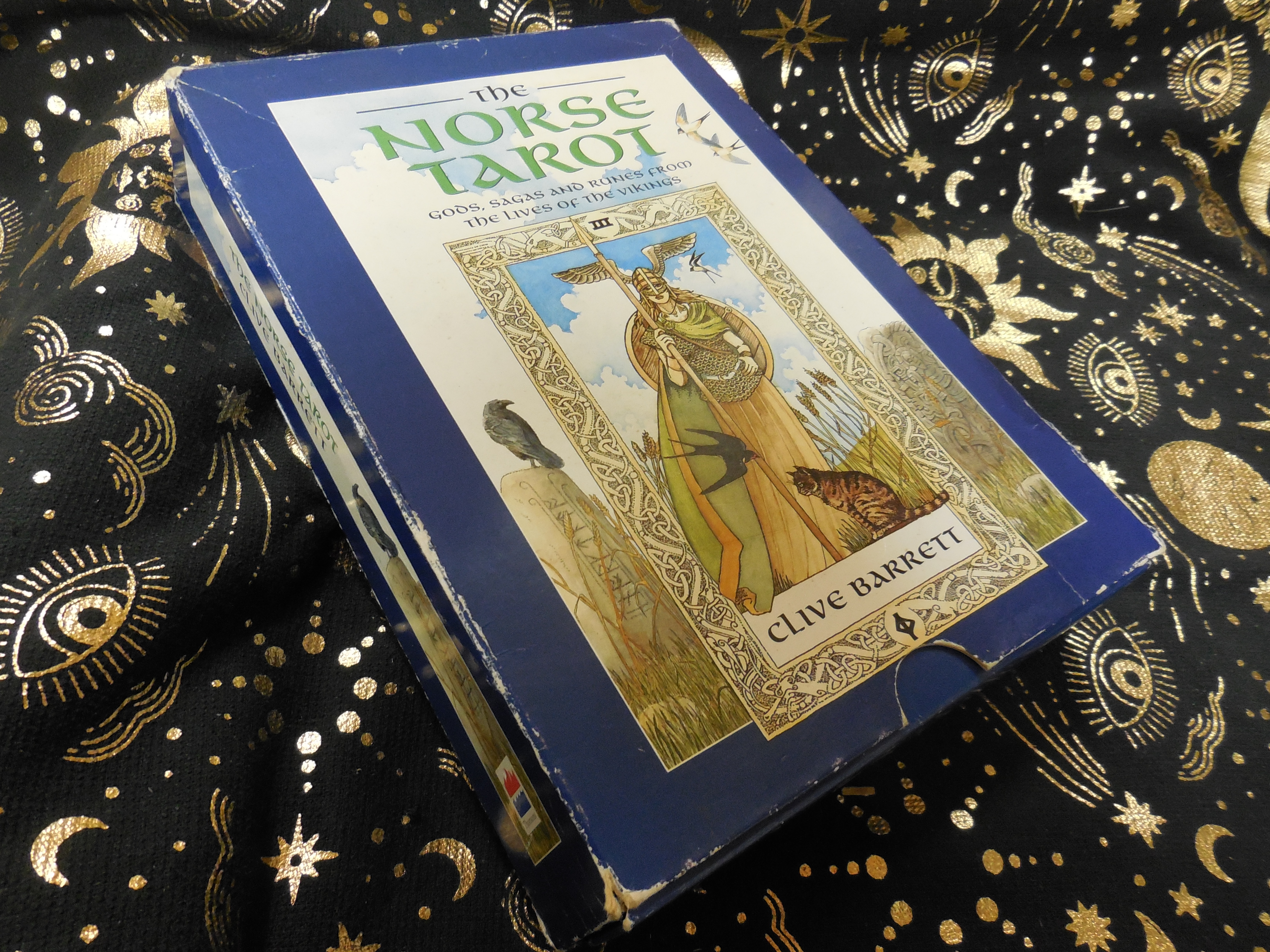 The Norse Tarot: Gods, Sagas and Runes from the Lives of the Viking ...
